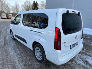 White Opel Combo 2020 in Tartu, with an engine capacity of 1.50 L and mileage of 164 thousand km for 11999 €, photo 5 on AUTOMOTO.COM.LV