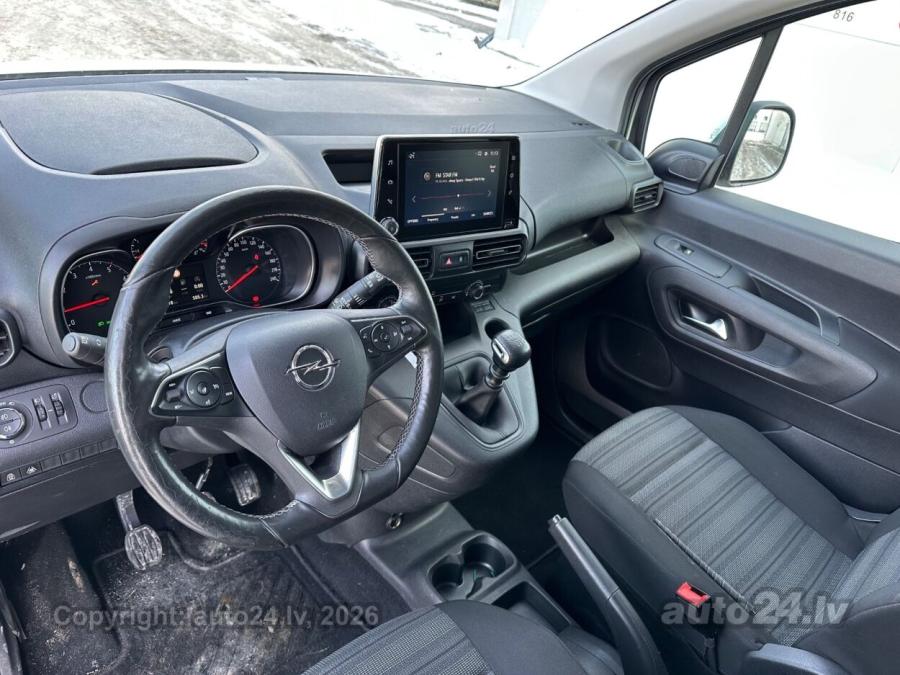 White Opel Combo 2020 in Tartu, with an engine capacity of 1.50 L and mileage of 164 thousand km for 11999 €, photo 8 on AUTOMOTO.COM.LV