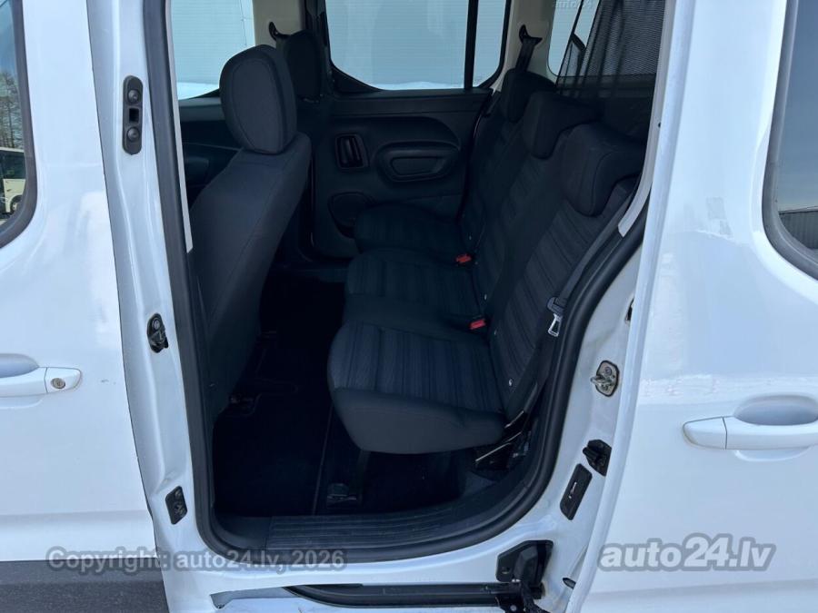 White Opel Combo 2020 in Tartu, with an engine capacity of 1.50 L and mileage of 164 thousand km for 11999 €, photo 9 on AUTOMOTO.COM.LV