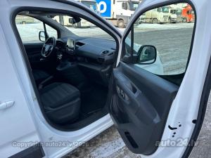 White Opel Combo 2020 in Tartu, with an engine capacity of 1.50 L and mileage of 164 thousand km for 11999 €, photo 10 on AUTOMOTO.COM.LV