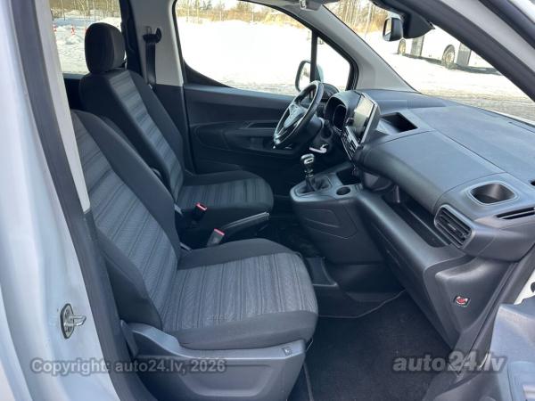 White Opel Combo 2020 in Tartu, with an engine capacity of 1.50 L and mileage of 164 thousand km for 11999 €, photo 11 on AUTOMOTO.COM.LV