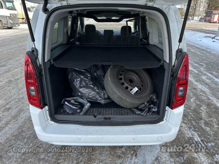 White Opel Combo 2020 in Tartu, with an engine capacity of 1.50 L and mileage of 164 thousand km for 11999 €, photo 15 on AUTOMOTO.COM.LV