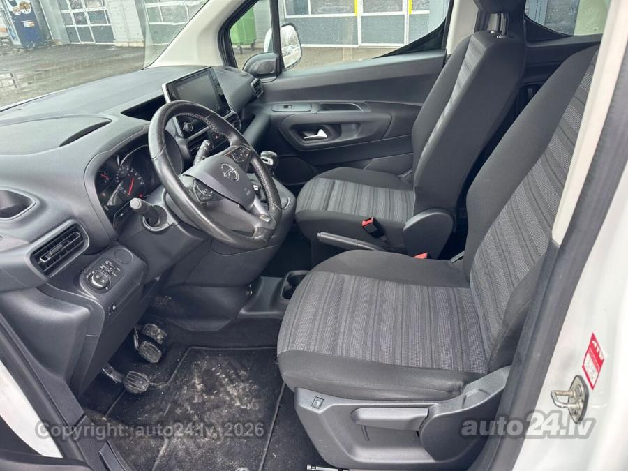 Balts Opel Combo 2020 Tartu, ar dzinēja tilpumu 1.50 L un nobraukumu 207 tūkst. km par 10999 €, foto 8 vietnē AUTOMOTO.COM.LV