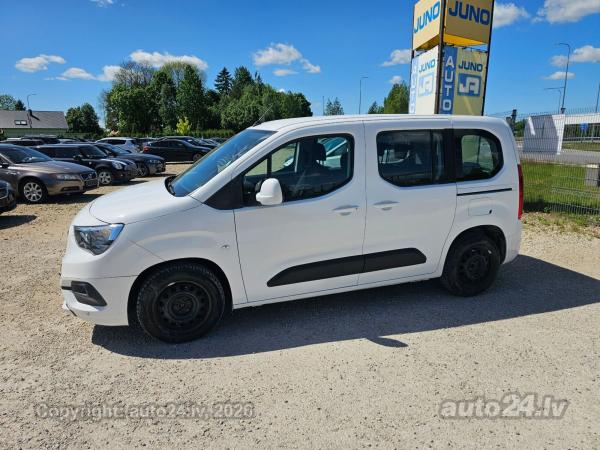 White Opel Combo 2020 in Tartu, with an engine capacity of 1.50 L and mileage of 82 thousand km for 12800 €, photo 3 on AUTOMOTO.COM.LV