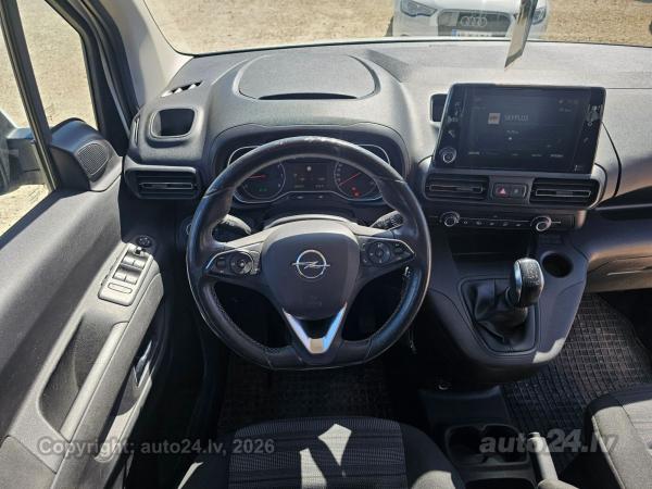 White Opel Combo 2020 in Tartu, with an engine capacity of 1.50 L and mileage of 82 thousand km for 12800 €, photo 8 on AUTOMOTO.COM.LV