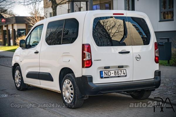 White Opel Combo 2022 in Riga, with an engine capacity of 1.50 L and mileage of 136 thousand km for 9990 €, photo 6 on AUTOMOTO.COM.LV