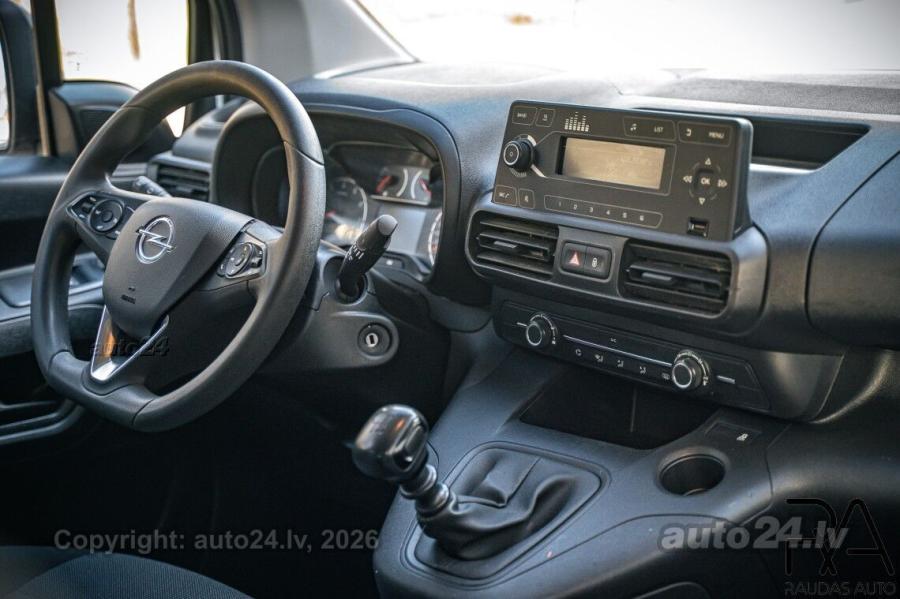 Balts Opel Combo 2022 Rīga, ar dzinēja tilpumu 1.50 L un nobraukumu 136 tūkst. km par 9990 €, foto 8 vietnē AUTOMOTO.COM.LV