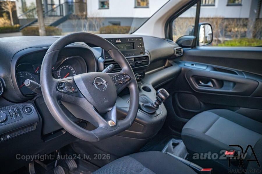 Balts Opel Combo 2022 Rīga, ar dzinēja tilpumu 1.50 L un nobraukumu 136 tūkst. km par 9990 €, foto 9 vietnē AUTOMOTO.COM.LV