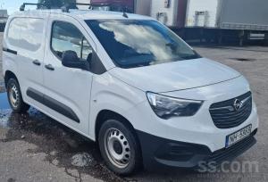 Balts Opel Combo 2022 Rīga, ar dzinēja tilpumu 1.50 L un nobraukumu 108 tūkst. km par 10700 €, foto  vietnē AUTOMOTO.COM.LV