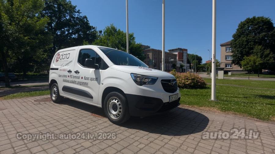 White Opel Combo 2022 in Riga, with an engine capacity of 1.50 L and mileage of 74 thousand km for 15600 €, photo 1 on AUTOMOTO.COM.LV