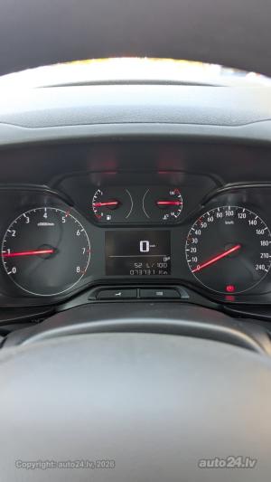White Opel Combo 2022 in Riga, with an engine capacity of 1.50 L and mileage of 74 thousand km for 15600 €, photo 7 on AUTOMOTO.COM.LV