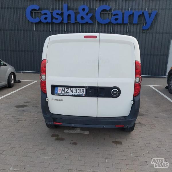 Balts Opel Combo 2017 Viļņa, ar dzinēja tilpumu 1.30 L un nobraukumu 350 tūkst. km par 4099 €, foto 5 vietnē AUTOMOTO.COM.LV
