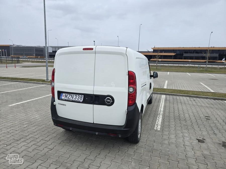 Balts Opel Combo 2017 Viļņa, ar dzinēja tilpumu 1.30 L un nobraukumu 350 tūkst. km par 3800 €, foto 5 vietnē AUTOMOTO.COM.LV