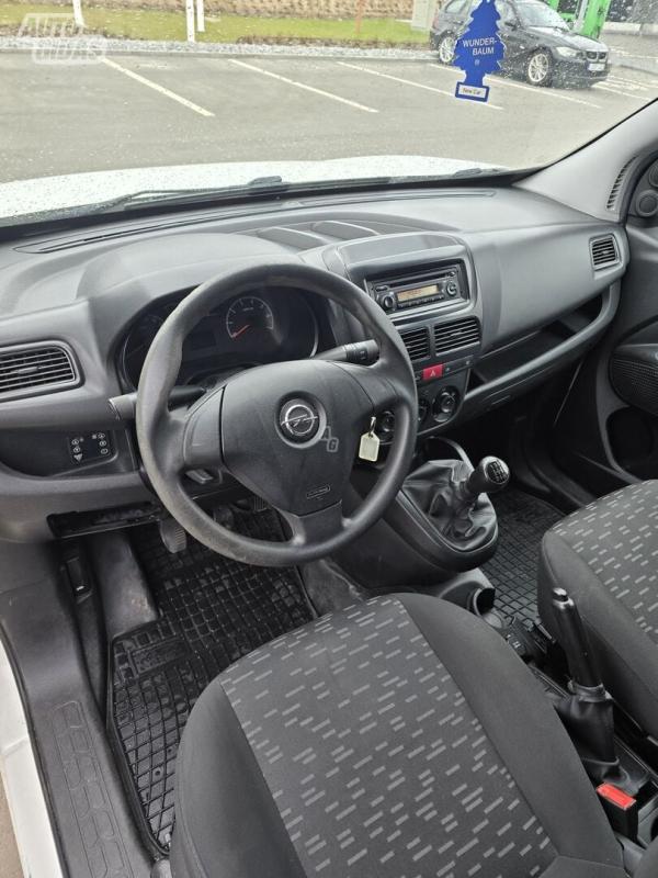 Balts Opel Combo 2017 Viļņa, ar dzinēja tilpumu 1.30 L un nobraukumu 350 tūkst. km par 3800 €, foto 10 vietnē AUTOMOTO.COM.LV