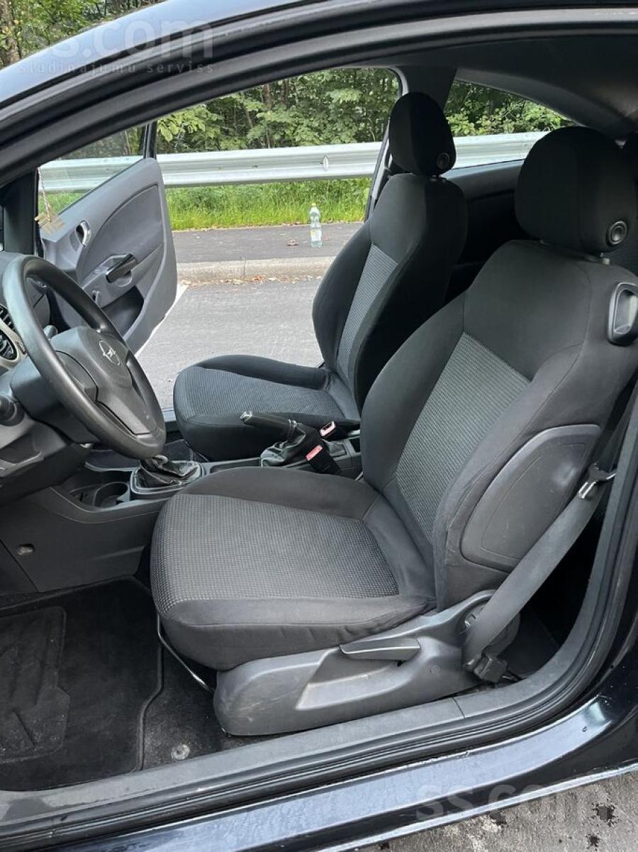 Melns Opel Corsa 2007 Rīga, ar dzinēja tilpumu 1.30 L un nobraukumu 167 tūkst. km par 1900 €, foto 13 vietnē AUTOMOTO.COM.LV