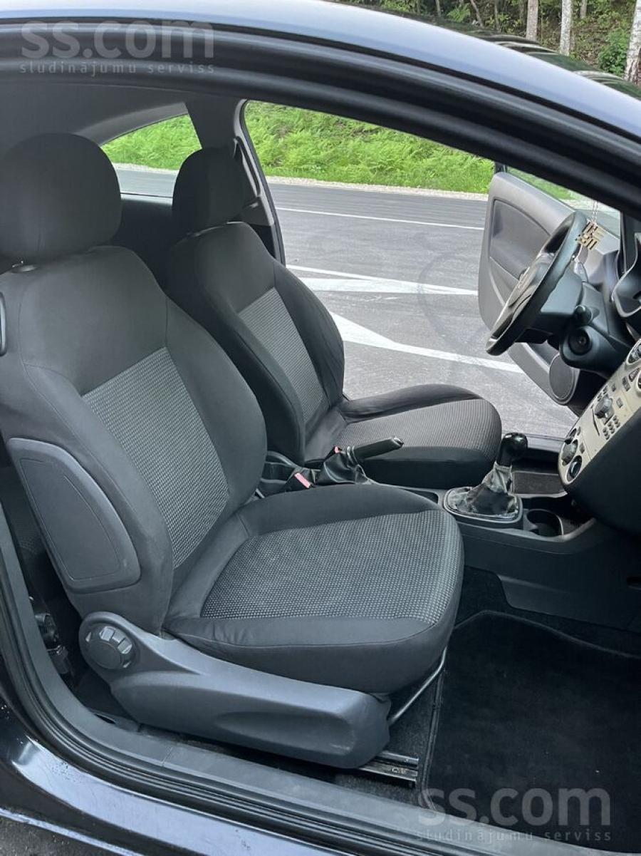 Melns Opel Corsa 2007 Rīga, ar dzinēja tilpumu 1.30 L un nobraukumu 167 tūkst. km par 1900 €, foto 16 vietnē AUTOMOTO.COM.LV