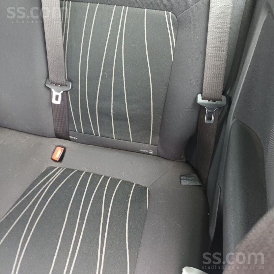 Black Opel Corsa 2010 in Bauska, with an engine capacity of 1.30 L and mileage of 160 thousand km for 1000 €, photo 5 on AUTOMOTO.COM.LV