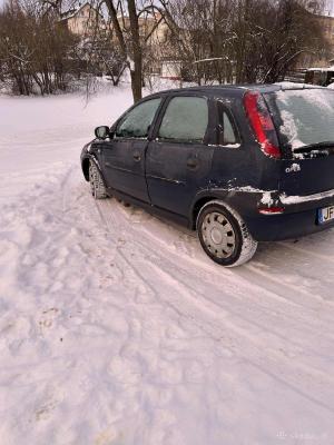 Melns Opel Corsa 2001 Ukmergė, ar dzinēja tilpumu 1.20 L un nobraukumu 179 tūkst. km par 700 €, foto 2 vietnē AUTOMOTO.COM.LV