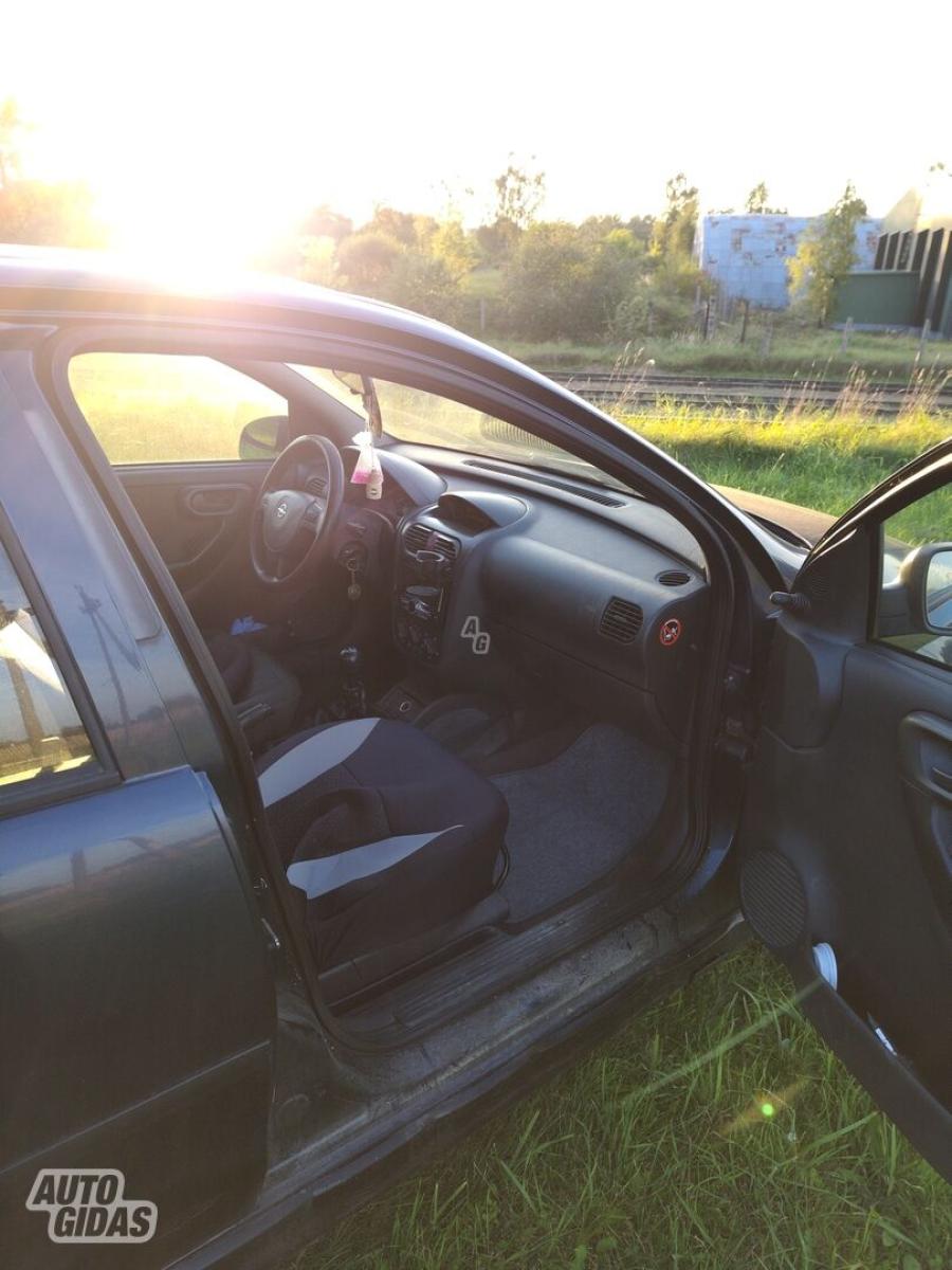 Black Opel Corsa 2002 in Trakai, with an engine capacity of 1.70 L and mileage of 400 thousand km for 680 €, photo 7 on AUTOMOTO.COM.LV