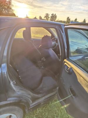 Black Opel Corsa 2002 in Trakai, with an engine capacity of 1.70 L and mileage of 400 thousand km for 680 €, photo 8 on AUTOMOTO.COM.LV