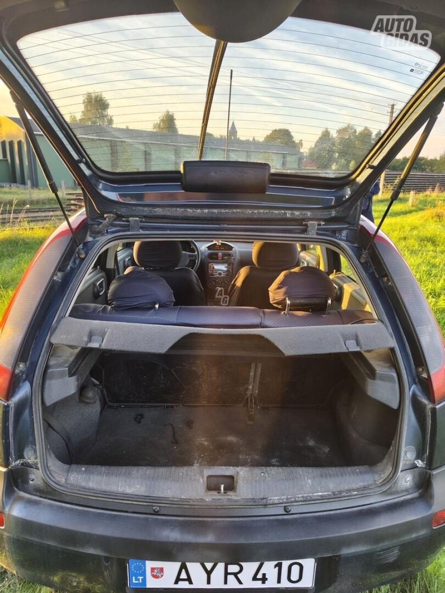 Black Opel Corsa 2002 in Trakai, with an engine capacity of 1.70 L and mileage of 400 thousand km for 680 €, photo 9 on AUTOMOTO.COM.LV