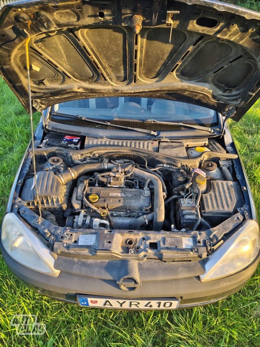 Black Opel Corsa 2002 in Trakai, with an engine capacity of 1.70 L and mileage of 400 thousand km for 680 €, photo 14 on AUTOMOTO.COM.LV