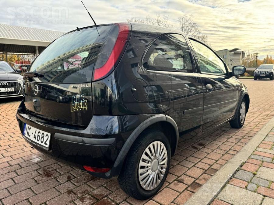 Melns Opel Corsa 2004 Rīga, ar dzinēja tilpumu 1.00 L un nobraukumu 0 tūkst. km par 1000 €, foto 5 vietnē AUTOMOTO.COM.LV