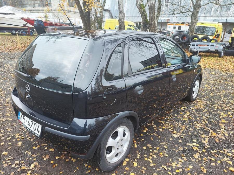 Melns Opel Corsa 2004 Rīga, ar dzinēja tilpumu 1.00 L un nobraukumu 230 tūkst. km par 1700 €, foto 3 vietnē AUTOMOTO.COM.LV