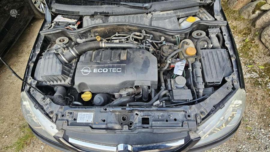 Melns Opel Corsa 2004 Viļņa, ar dzinēja tilpumu 1.25 L un nobraukumu 220 tūkst. km par 900 €, foto 6 vietnē AUTOMOTO.COM.LV