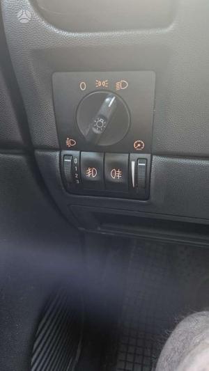 Melns Opel Corsa 2004 Viļņa, ar dzinēja tilpumu 1.25 L un nobraukumu 220 tūkst. km par 900 €, foto 8 vietnē AUTOMOTO.COM.LV