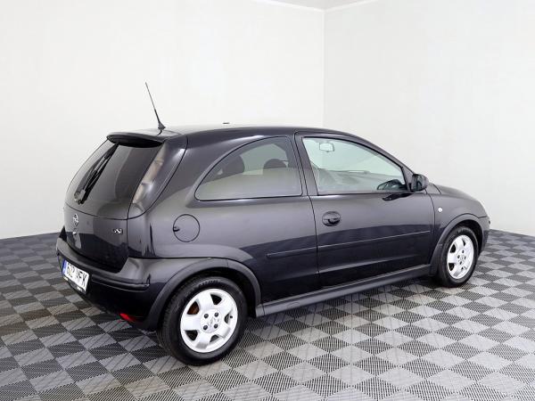 Black Opel Corsa 2005 in Tallinn, with an engine capacity of 1.40 L and mileage of 132 thousand km for 1199 €, photo 10 on AUTOMOTO.COM.LV