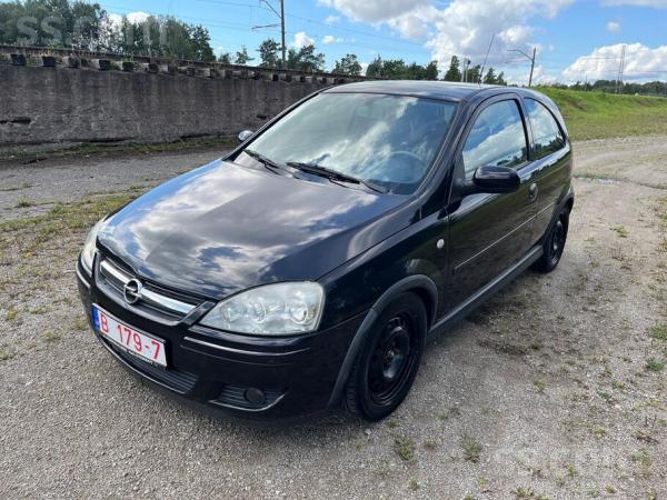 Black Opel Corsa 2005 in Tukums, with an engine capacity of 1.00 L and mileage of 216 thousand km for 1390 €, photo 3 on AUTOMOTO.COM.LV
