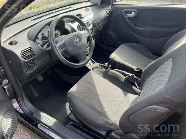 Black Opel Corsa 2005 in Tukums, with an engine capacity of 1.00 L and mileage of 216 thousand km for 1390 €, photo 10 on AUTOMOTO.COM.LV