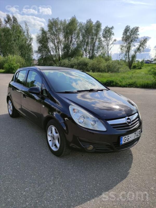 Black Opel Corsa 2006 in Daugavpils, with an engine capacity of 1.30 L and mileage of 142 thousand km for 900 €, photo 1 on AUTOMOTO.COM.LV