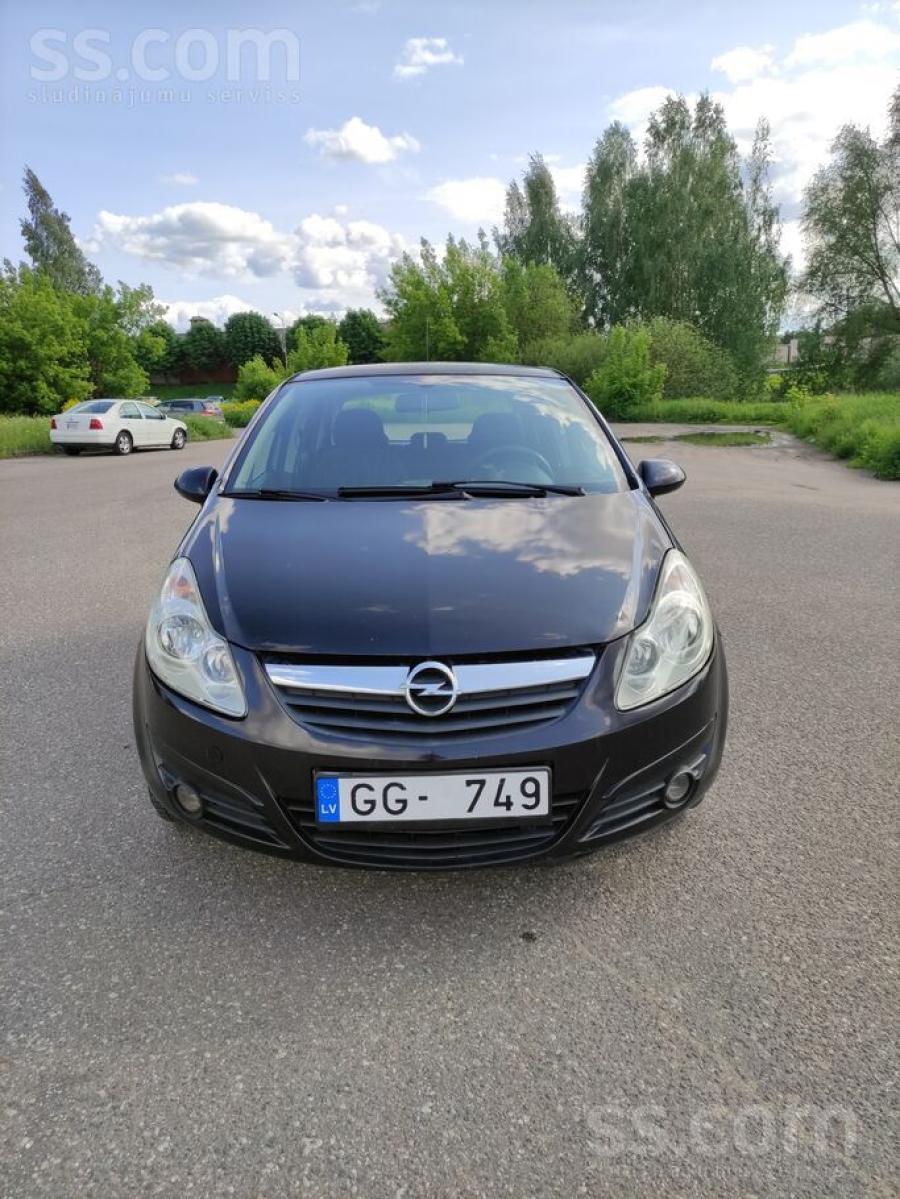 Black Opel Corsa 2006 in Daugavpils, with an engine capacity of 1.30 L and mileage of 142 thousand km for 900 €, photo 2 on AUTOMOTO.COM.LV