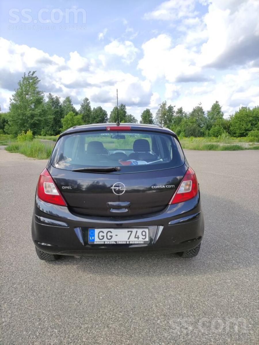 Black Opel Corsa 2006 in Daugavpils, with an engine capacity of 1.30 L and mileage of 142 thousand km for 900 €, photo 5 on AUTOMOTO.COM.LV
