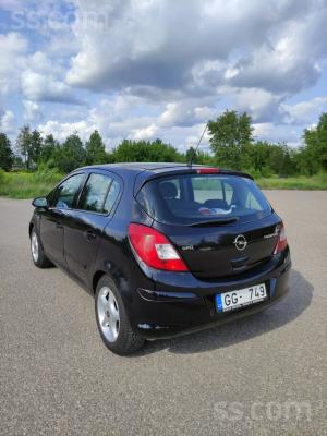 Black Opel Corsa 2006 in Daugavpils, with an engine capacity of 1.30 L and mileage of 142 thousand km for 900 €, photo 6 on AUTOMOTO.COM.LV