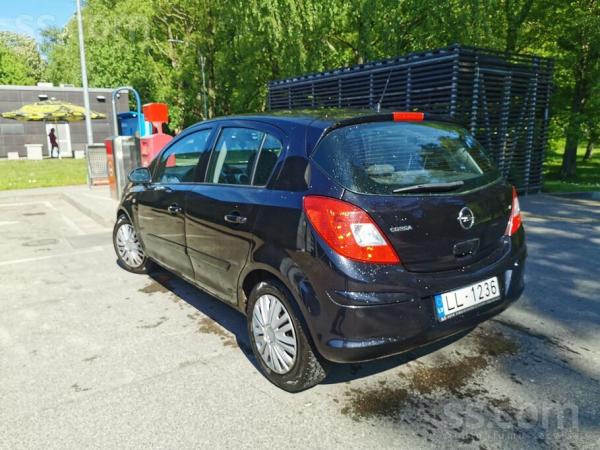 Black Opel Corsa 2007 in Liepaja, with an engine capacity of 1.20 L and mileage of 189 thousand km for 2700 €, photo 3 on AUTOMOTO.COM.LV