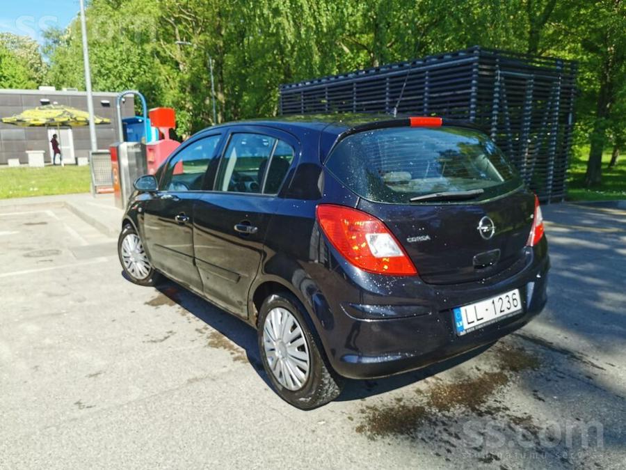 Black Opel Corsa 2007 in Liepaja, with an engine capacity of 1.20 L and mileage of 189 thousand km for 2700 €, photo 3 on AUTOMOTO.COM.LV
