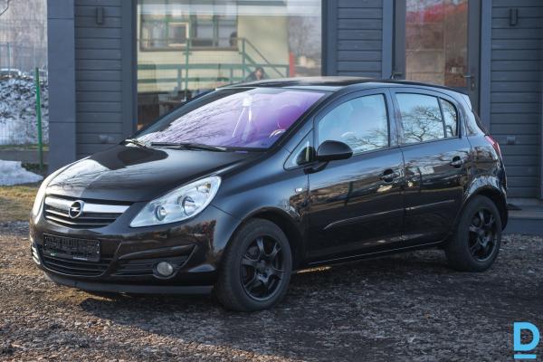 Black Opel Corsa 2007 in Liepaja, with an engine capacity of 1.20 L and mileage of 248 thousand km for 2650 €, photo 1 on AUTOMOTO.COM.LV