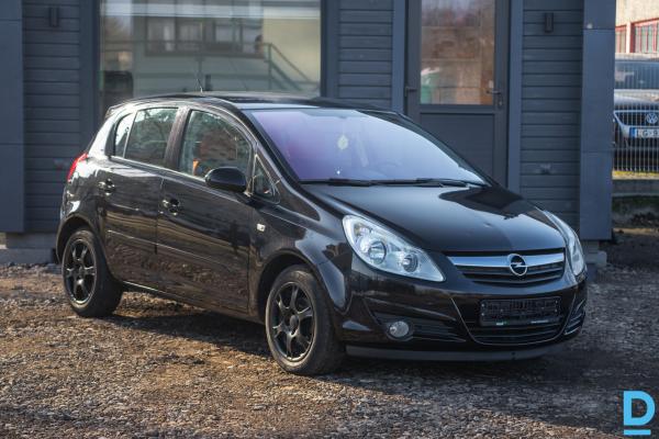 Black Opel Corsa 2007 in Liepaja, with an engine capacity of 1.20 L and mileage of 248 thousand km for 2650 €, photo 2 on AUTOMOTO.COM.LV