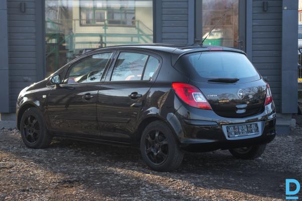 Black Opel Corsa 2007 in Liepaja, with an engine capacity of 1.20 L and mileage of 248 thousand km for 2650 €, photo 3 on AUTOMOTO.COM.LV