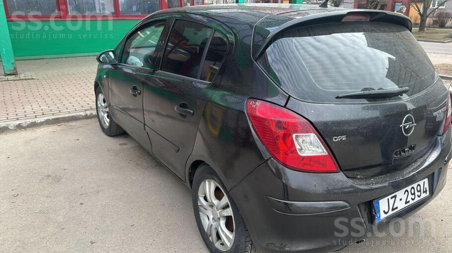 Melns Opel Corsa 2007 Rīga, ar dzinēja tilpumu 1.30 L un nobraukumu 400 tūkst. km par 650 €, foto 4 vietnē AUTOMOTO.COM.LV