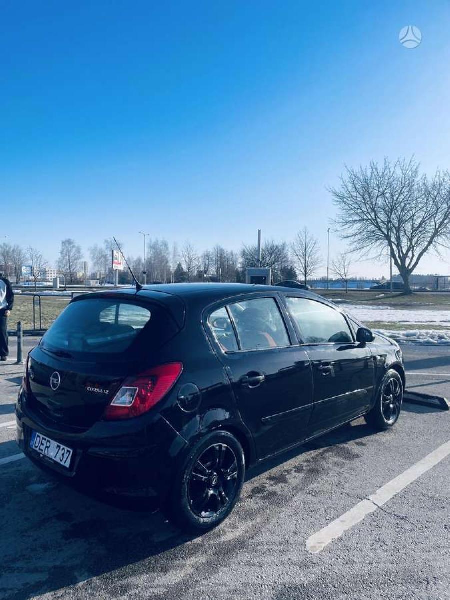 Melns Opel Corsa 2007 Panevēža, ar dzinēja tilpumu 1.23 L un nobraukumu 166 tūkst. km par 800 €, foto 4 vietnē AUTOMOTO.COM.LV