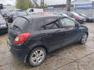 Black Opel Corsa 2007 in Tallinn, with an engine capacity of 1.20 L and mileage of 211 thousand km for 699 €, photo 4 on AUTOMOTO.COM.LV