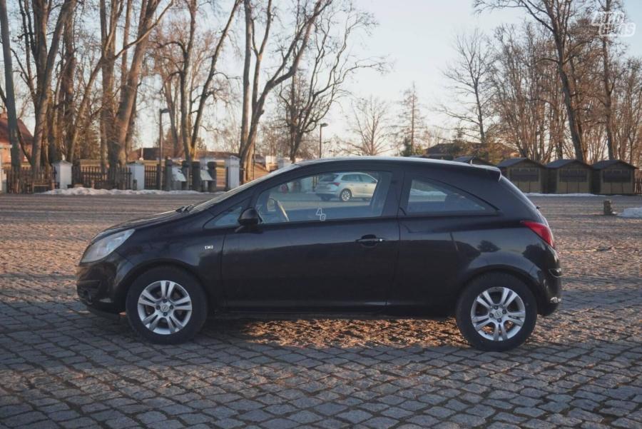 Black Opel Corsa 2008 in Siauliai, with an engine capacity of 1.20 L and mileage of 137 thousand km for 1100 €, photo 3 on AUTOMOTO.COM.LV