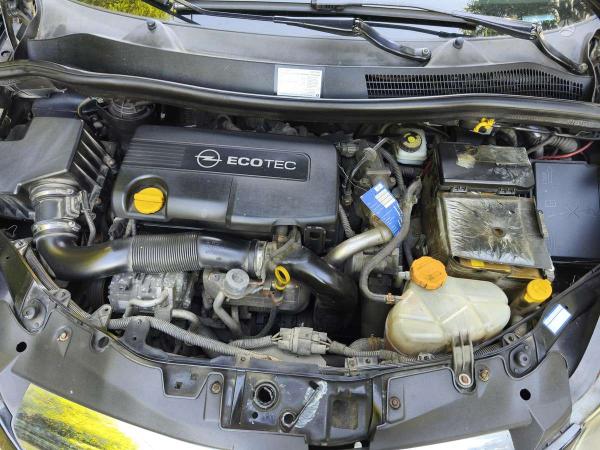 Black Opel Corsa 2008 in Kaunas, with an engine capacity of 1.69 L and mileage of 268 thousand km for 1000 €, photo 7 on AUTOMOTO.COM.LV