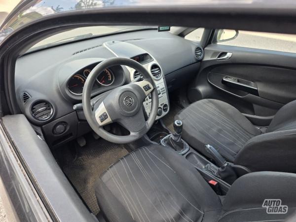 Melns Opel Corsa 2008 Kauņa, ar dzinēja tilpumu 1.20 L un nobraukumu 175 tūkst. km par 650 €, foto 5 vietnē AUTOMOTO.COM.LV