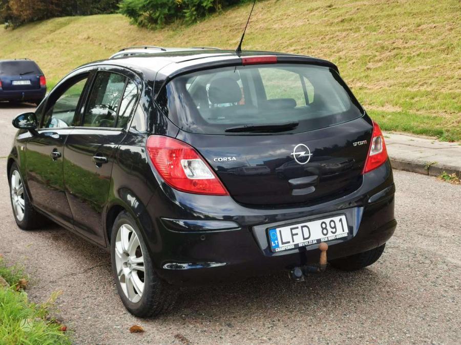 Black Opel Corsa 2008 in Vilnius, with an engine capacity of 1.69 L and mileage of 266 thousand km for 800 €, photo 5 on AUTOMOTO.COM.LV