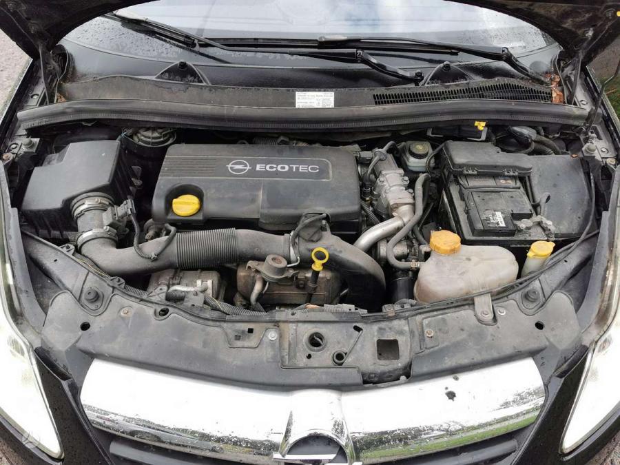 Black Opel Corsa 2008 in Vilnius, with an engine capacity of 1.69 L and mileage of 266 thousand km for 800 €, photo 11 on AUTOMOTO.COM.LV